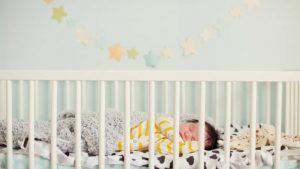 The 4 Best Cribs for Short Moms in 2020 - By Experts